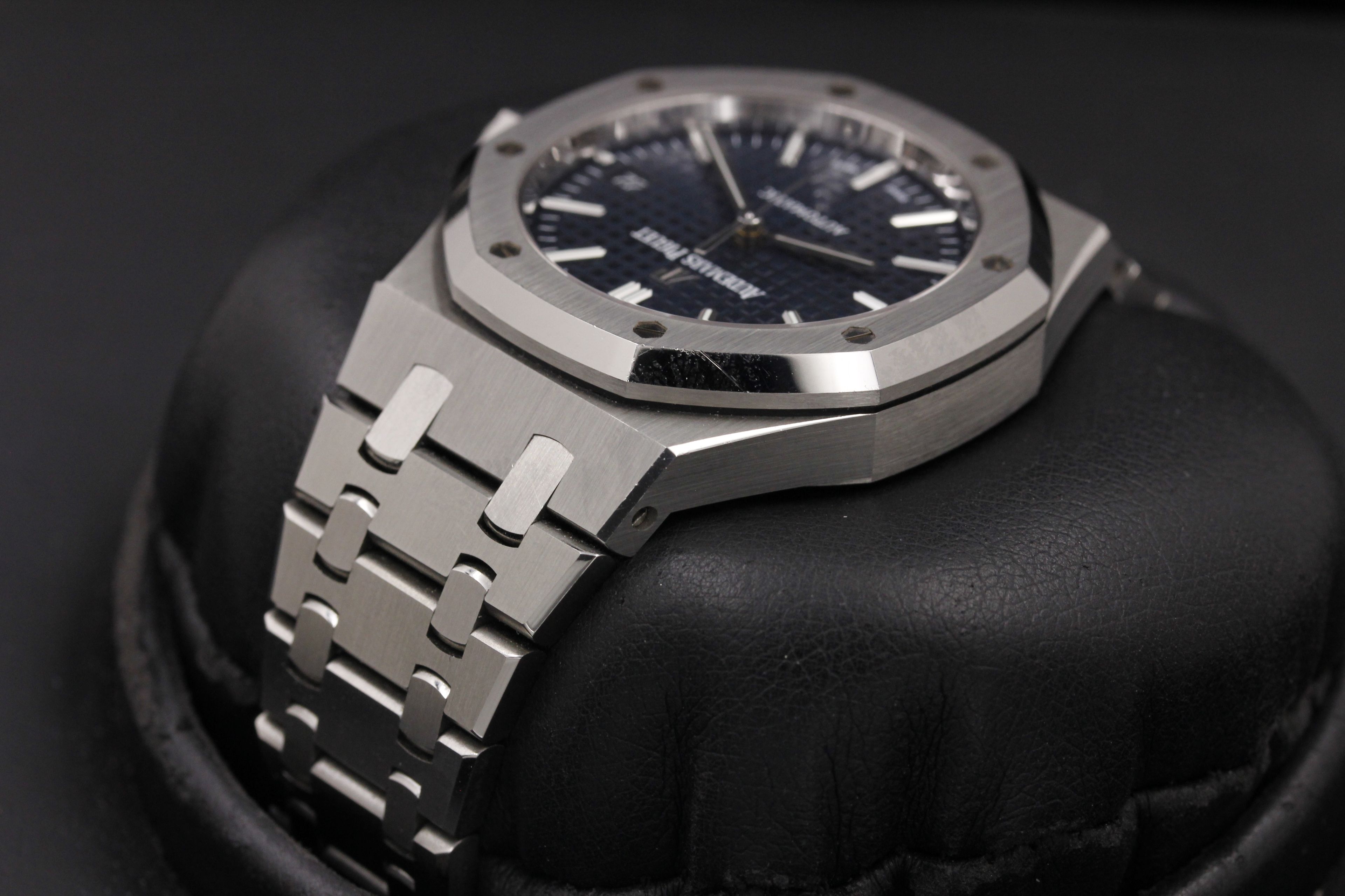 FSOT: Audemars Piguet - Royal Oak - 15450 - BLUE Dial - Complete Set ...